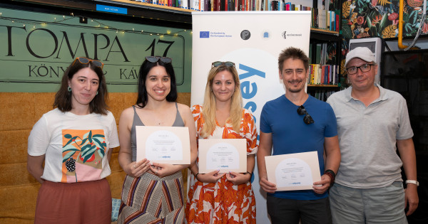 Gáspár Sára: Hot girl walk [Panodyssey] - Könyves magazin